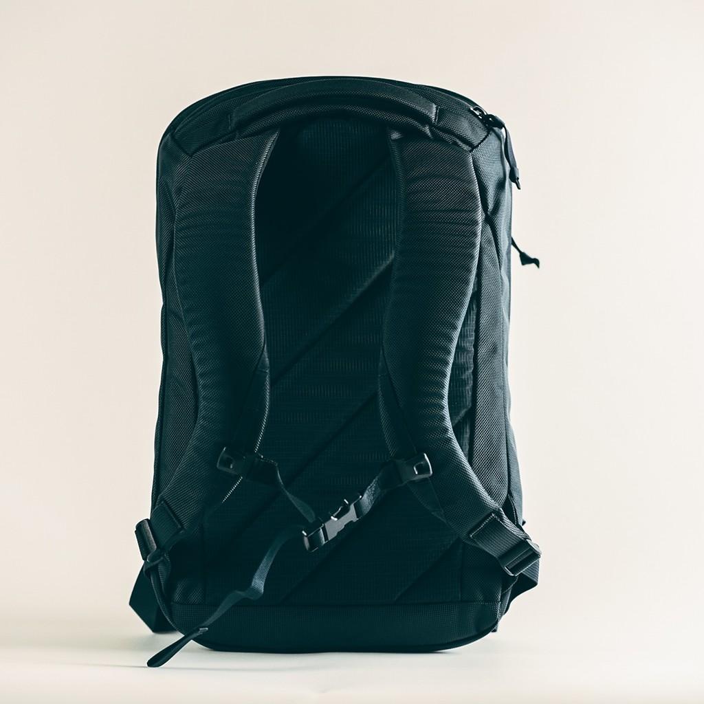 Evergoods Panel Loader Classic 20l (Navy), Men's Fashion, Bags ...