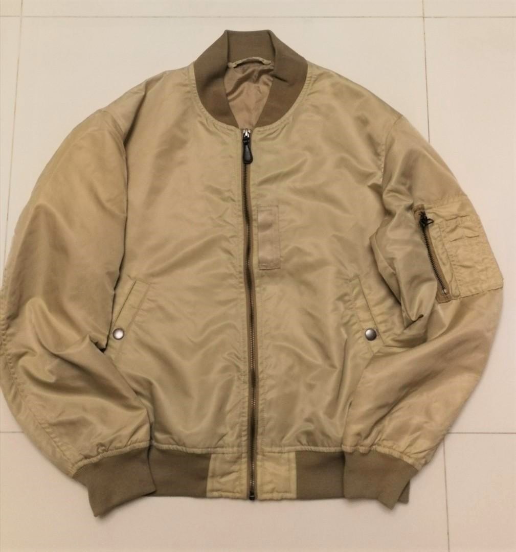 GU bomber windbreaker, 男裝, 外套及戶外衣服 - Carousell