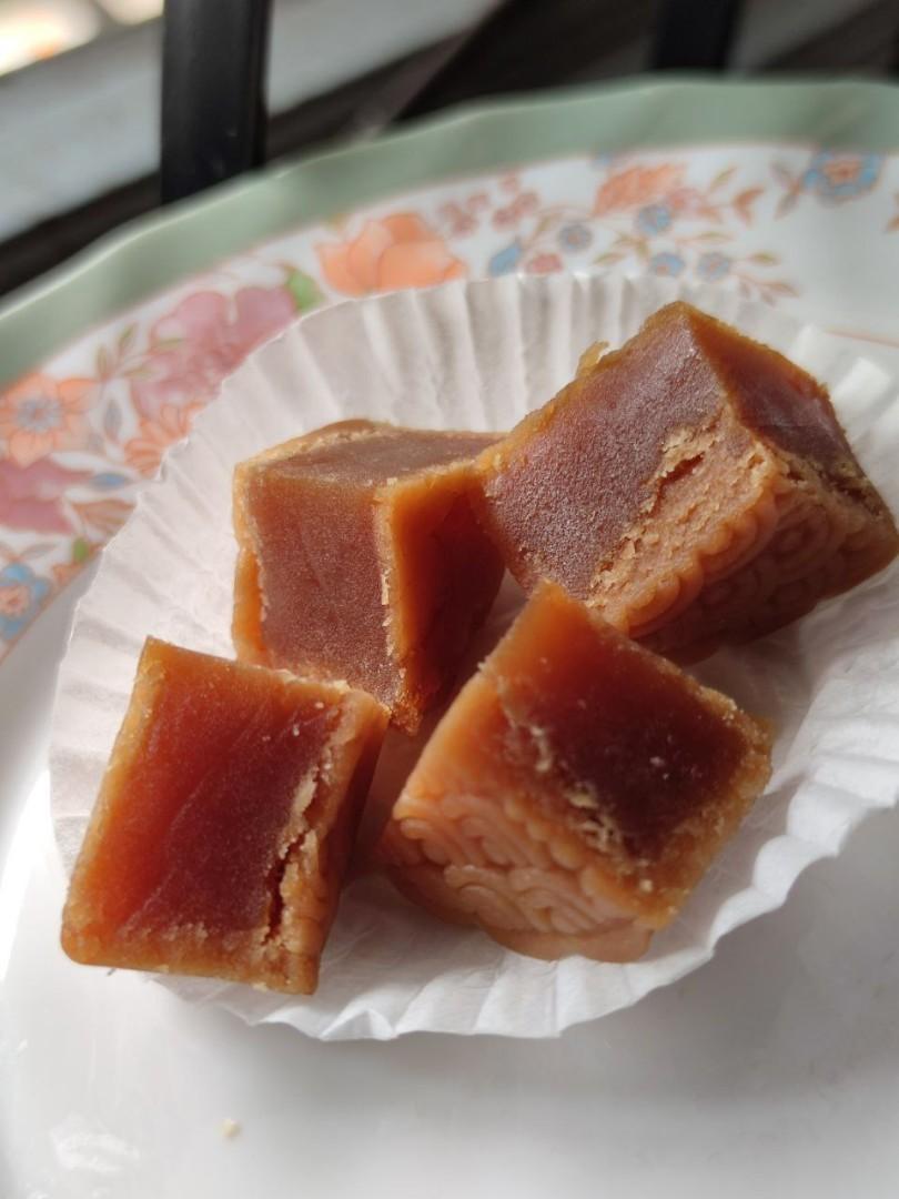 Halal Mooncake By Set Food Drinks Homemade Bakes On Carousell halal-mooncake-by-set-food-drinks-homemade-bakes-on-carousell