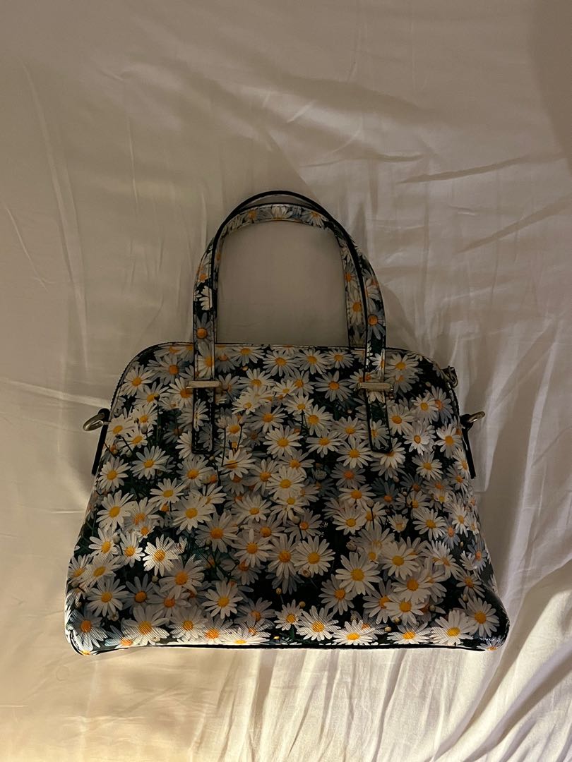 kate spade daisy crossbody purse, Luxury, Bags & Wallets on Carousell