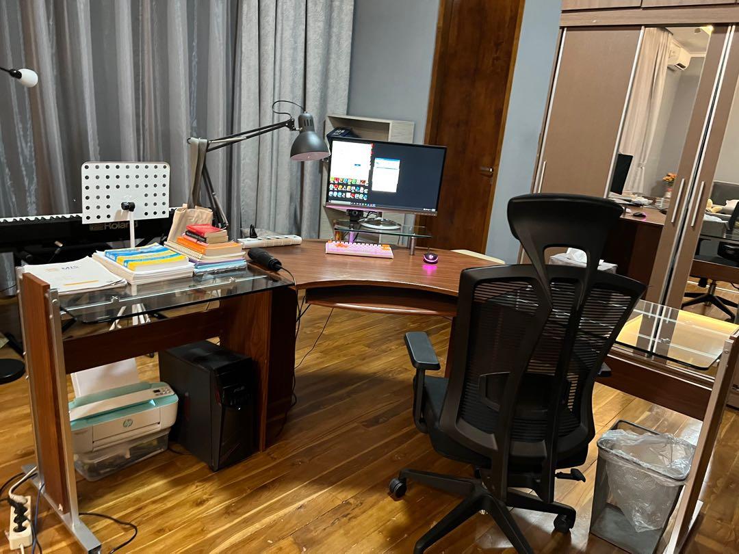 L shape meja belajar atau meja kantor/office dan 2 kaca tempered pd ...