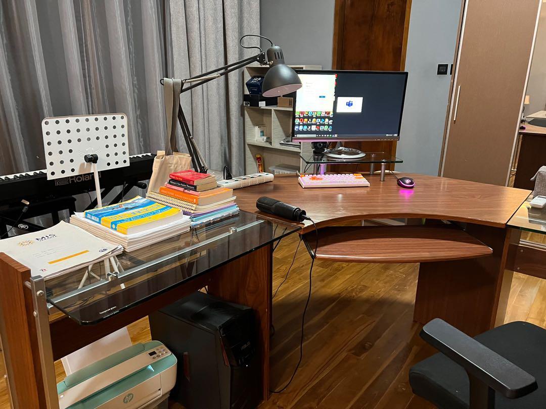 L shape meja belajar atau meja kantor/office dan 2 kaca tempered pd ...