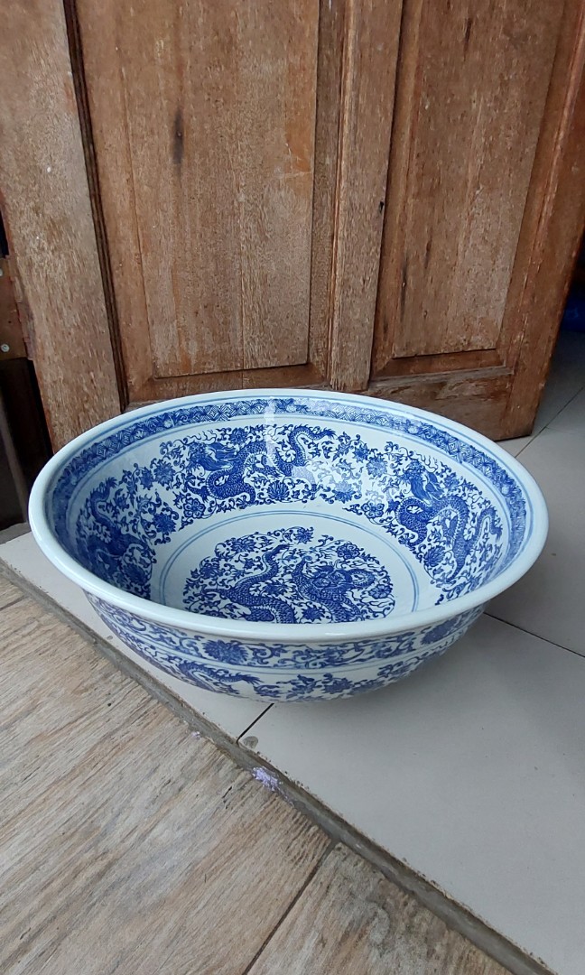 Mangkok jumbo antik biru putih naga 42 cm, Antik, Pajangan di Carousell