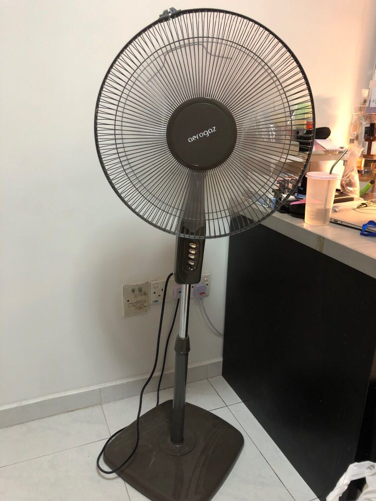 Standing Fan, TV & Home Appliances, Air Conditioners & Heating on Carousell