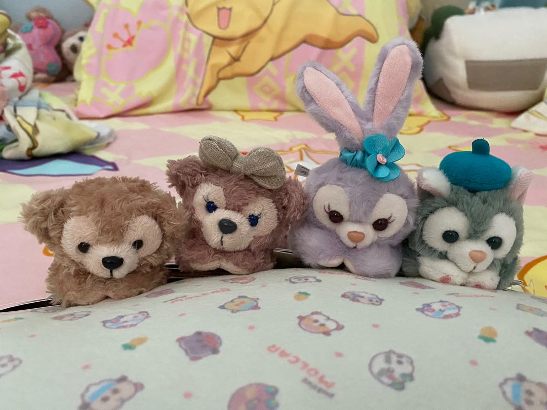 Stella Duffy Shellie May Gelatoni 膊頭公仔 香港迪士尼, 興趣及遊戲, 玩具 & 遊戲類 - Carousell