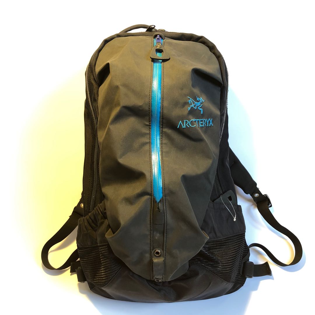 Arcteryx arrow 22 backpack, Men's Fashion, Bags, Backpacks on Carousell
