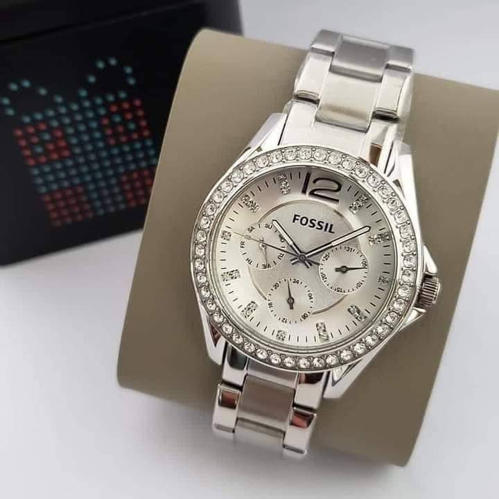 Authentic Fossil Watch, Women's Fashion, Watches & Accessories, Watches ...