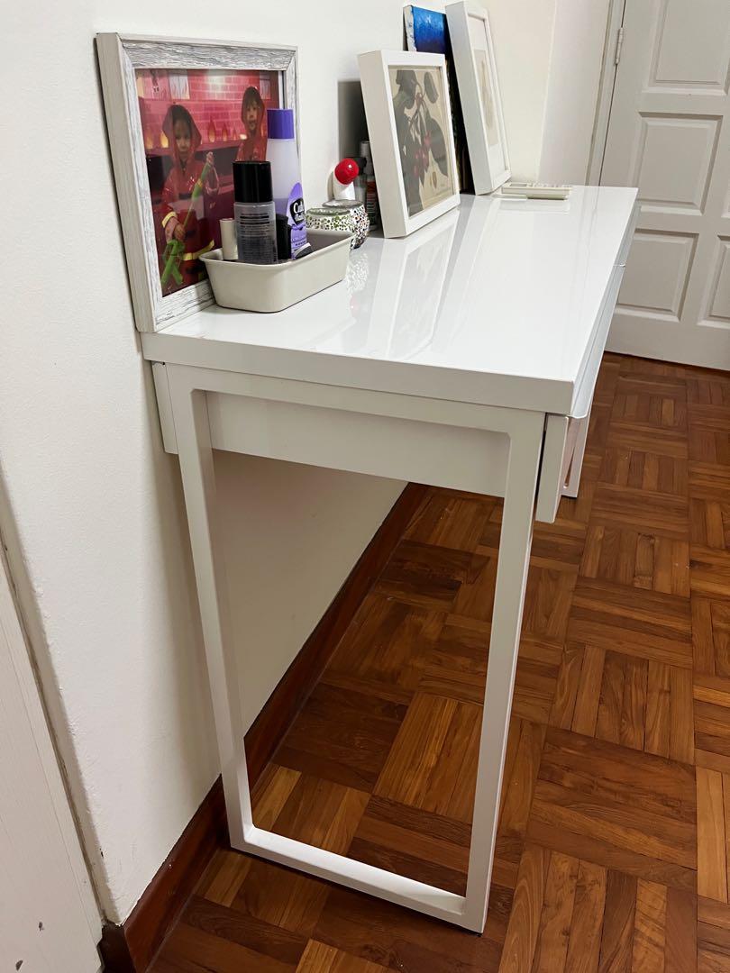 Beautiful white wide desk almost new with drawers, Furniture & Home ...