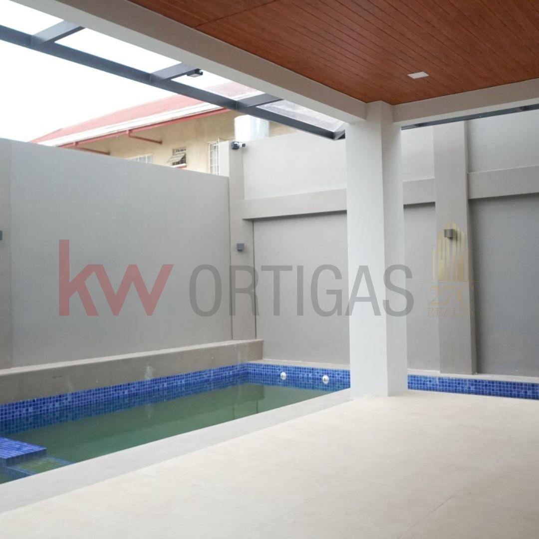 Brand New House with Pool for Sale in Multinational Village, Parañaque ...
