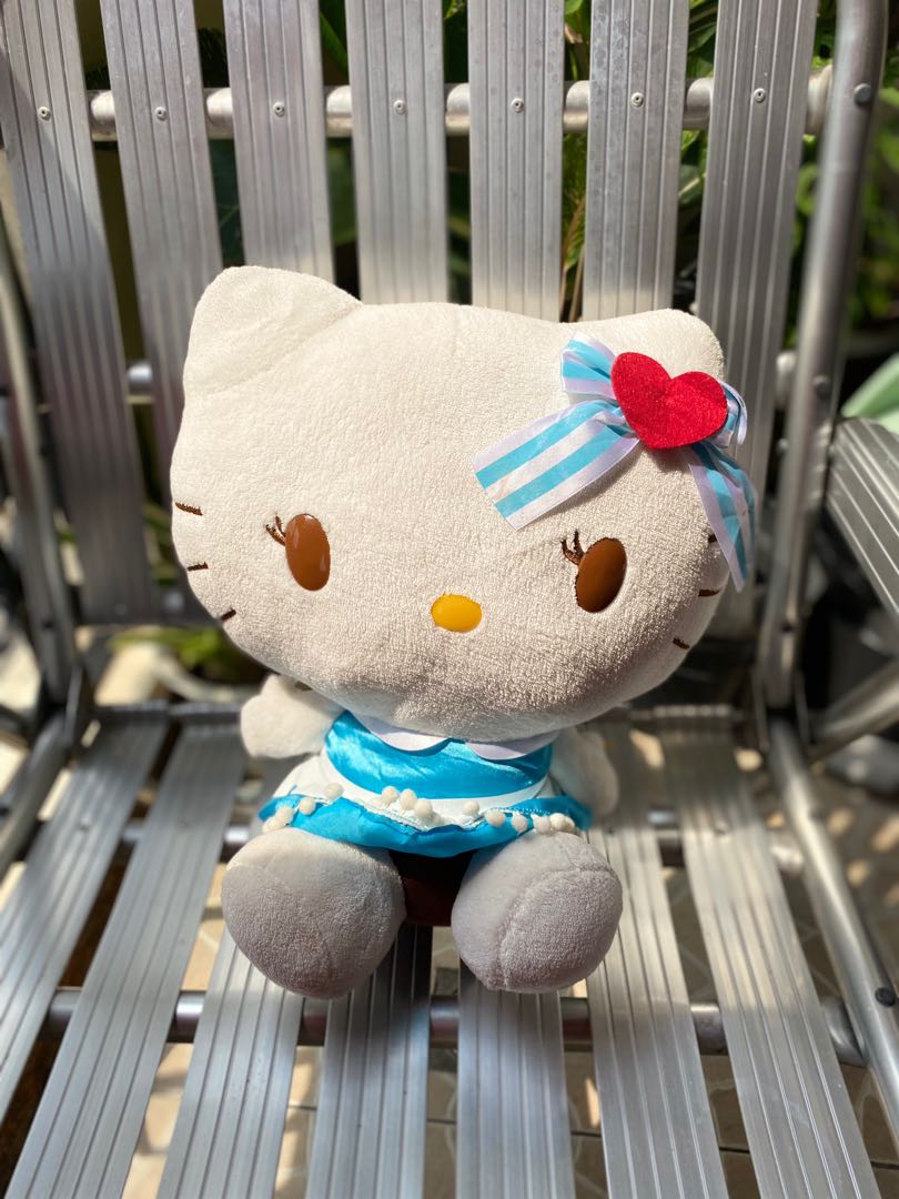 Hello kitty alice in wonderland, Hobbies & Toys, Toys & Games on Carousell