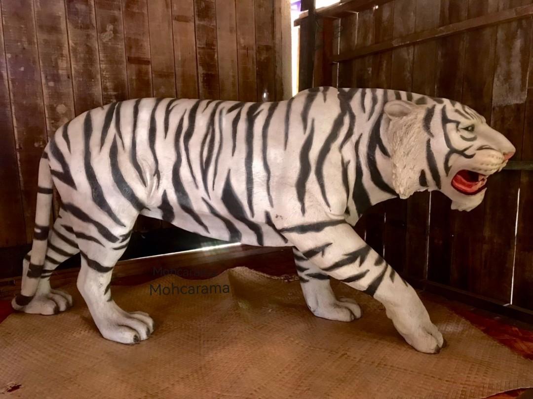 Life size tiger statue, Hobbies & Toys, Collectibles & Memorabilia ...