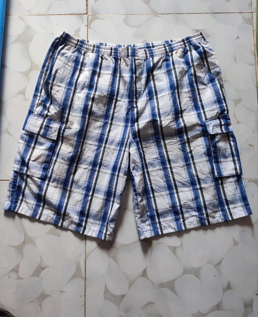 Niko plaid short, Men's Fashion, Bottoms, Shorts on Carousell