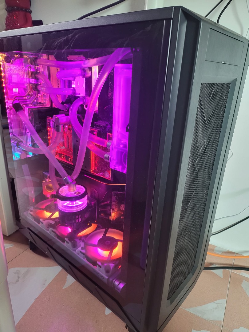 Phanteks Enthoo Pro 2 Tempered Glass + Distroplate 140mm + Vertical GPU ...