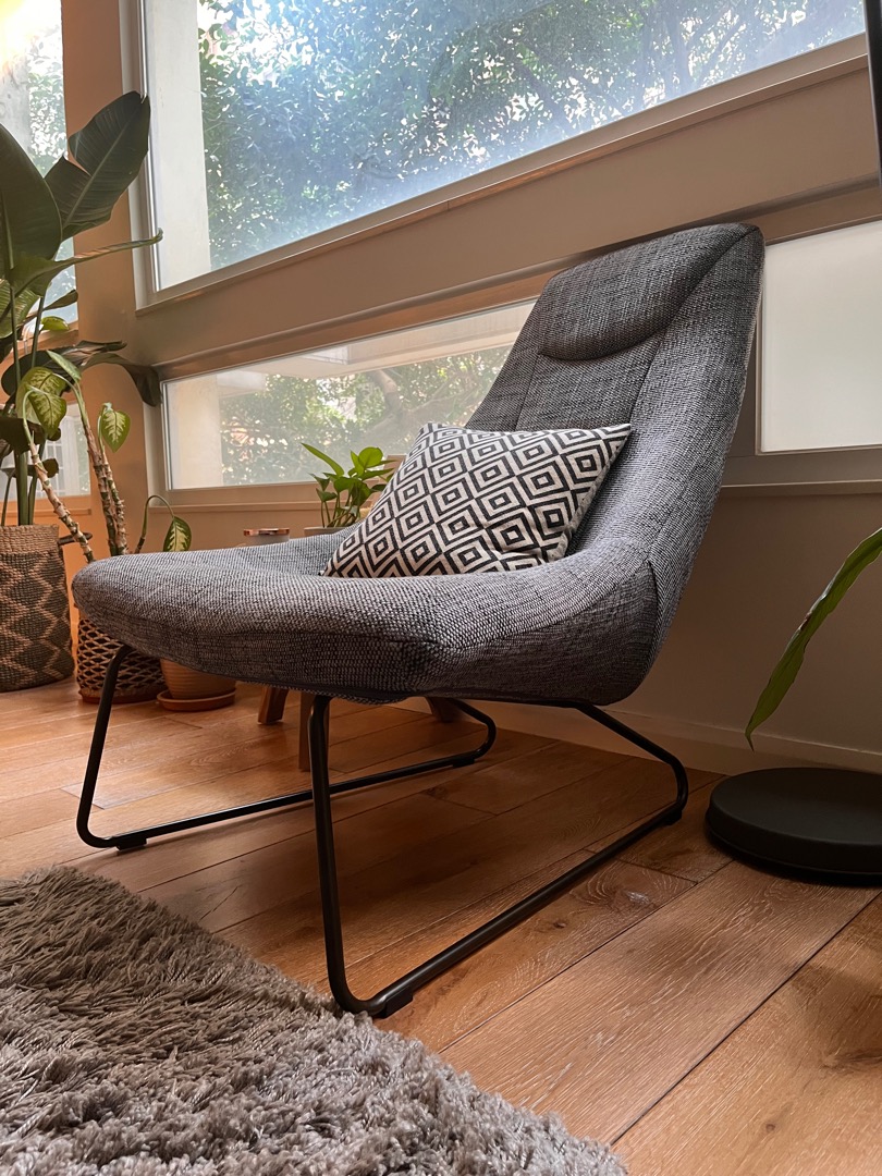 TREE Furniture- Tam Lounge Chair, 傢俬＆家居, 傢俬, 椅子 - Carousell