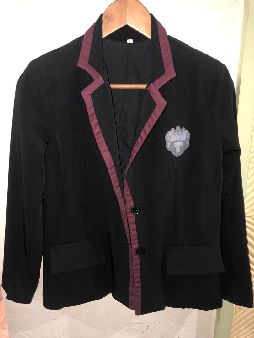 Ust arki coat, Women's Fashion, Coats, Jackets and Outerwear on Carousell