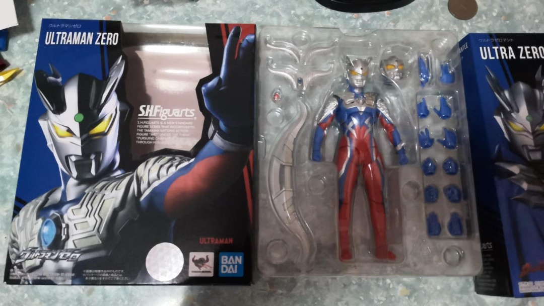 二手已開 shf ultraman zero 連斗篷同副廠弓箭, 興趣及遊戲, 玩具 & 遊戲類 - Carousell