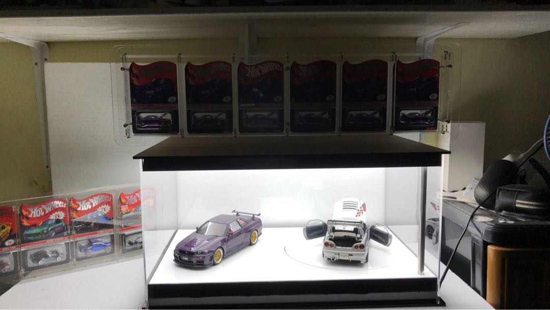 Acrylic Display diecast autoart 1/18 with rotating and light, Hobbies ...