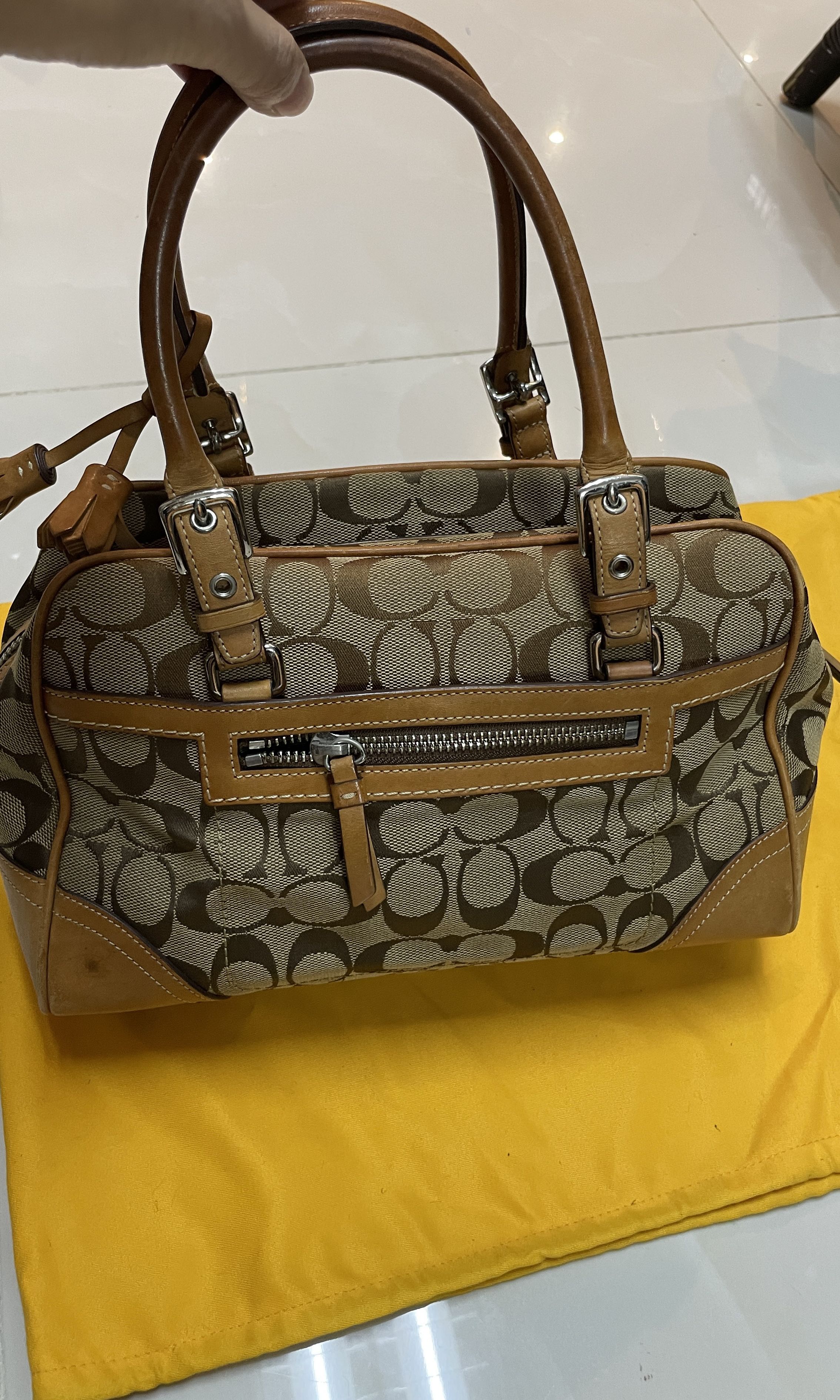 二手Coach Bag, Women's Fashion, Bags & Wallets, Tote Bags on Carousell