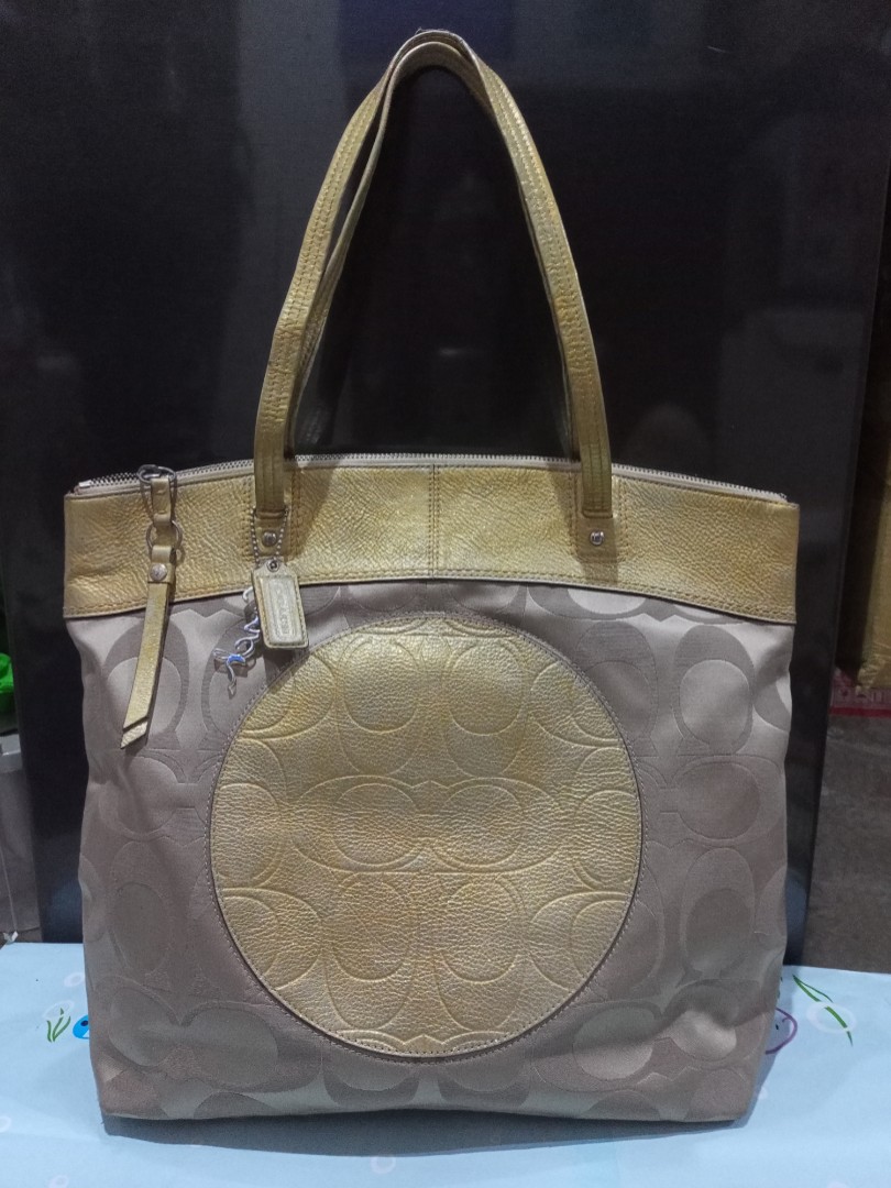 Coach Laura Tote Bag, Women's Fashion, Bags & Wallets, Tote Bags on ...
