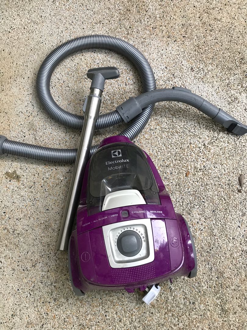 Electrolux Mobilite Bagless Vacuum Cleaner, TV & Home Appliances ...