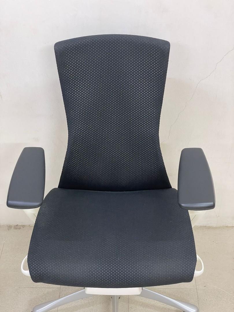 Herman Miller Embody Chair - Black Balance Fabric Titanium Base, 傢俬＆家居 ...