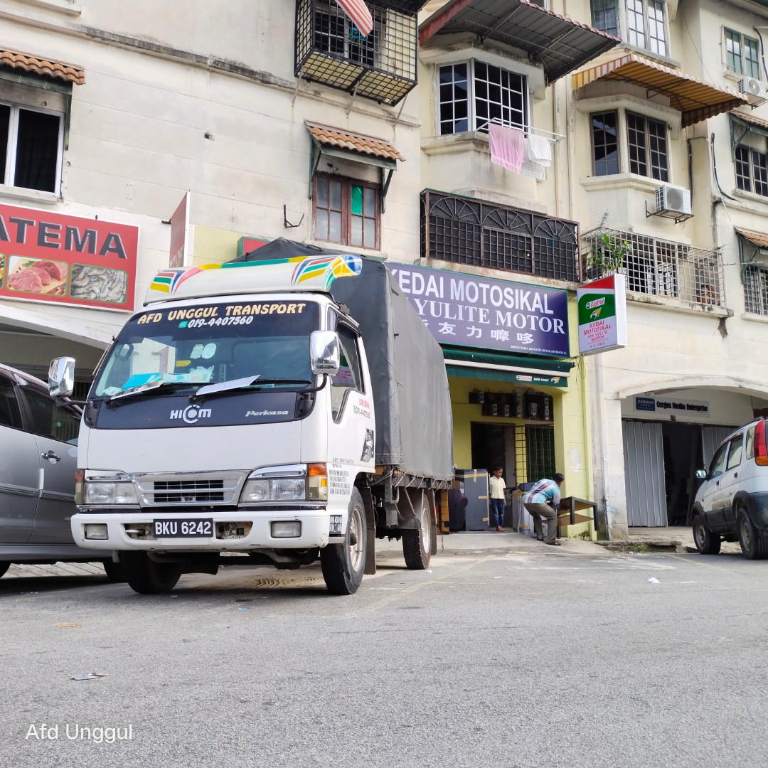 Khidmat Lori Pindah Barang + Tenaga Kerja, Services, Home Services ...