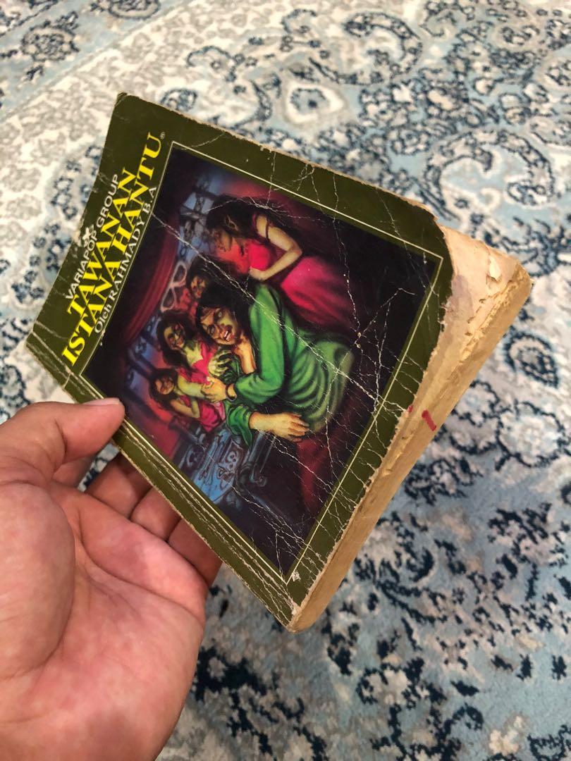 Novel Seram 1986 Variapop Group Tawanan Istana Hantu, Hobbies & Toys ...