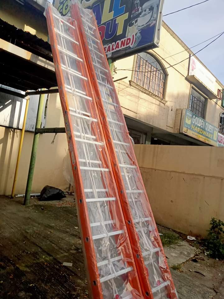 Skyler Fiberglass Extension Ladder (Orange), Commercial & Industrial ...