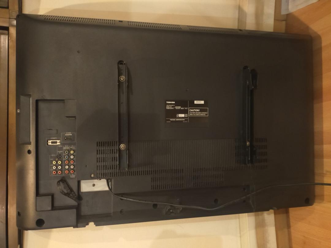 TOSHIBA LCD COLOUR TV 42in model 42AV550E, TV & Home Appliances, TV ...