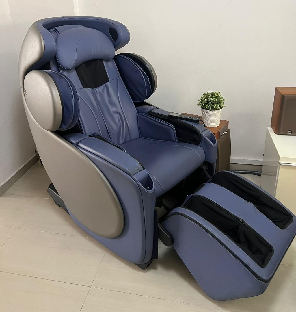 UDivine Osim massage chair!!!, Furniture & Home Living, Furniture ...