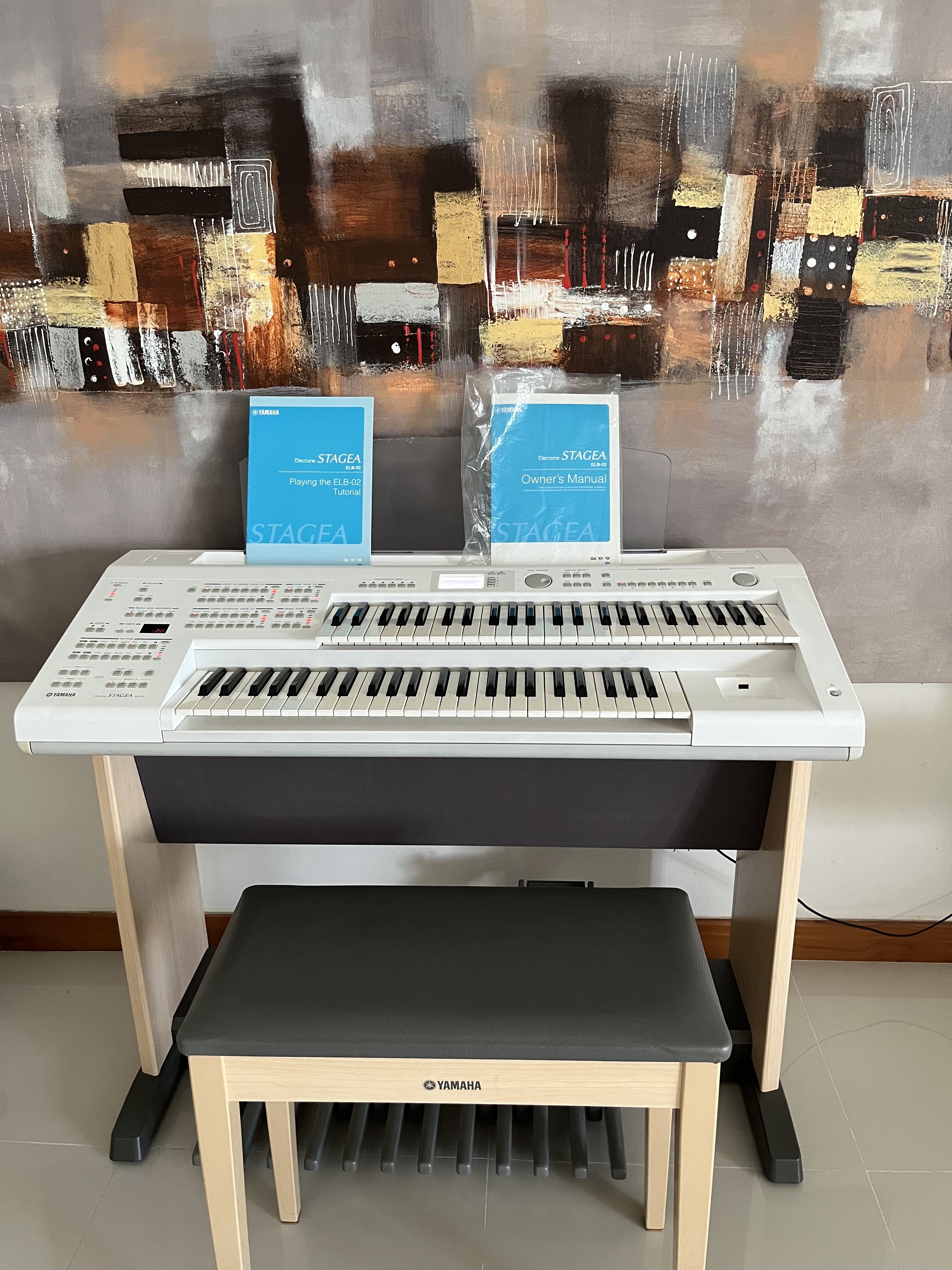 Yamaha Electone Stagea ELB 02, Hobbies & Toys, Music & Media, Musical Instruments on Carousell