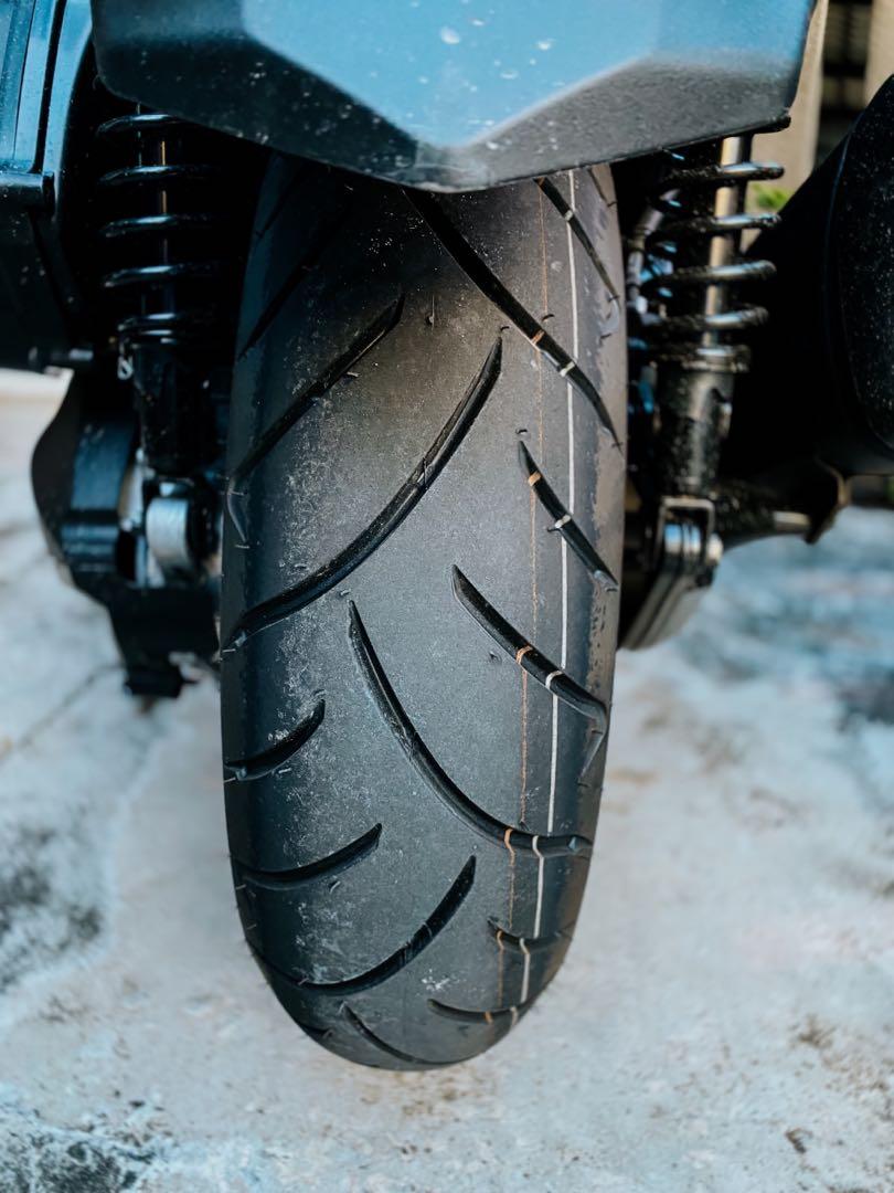 Yamaha Xmax standard tyre (Dunlop), Motorbikes on Carousell