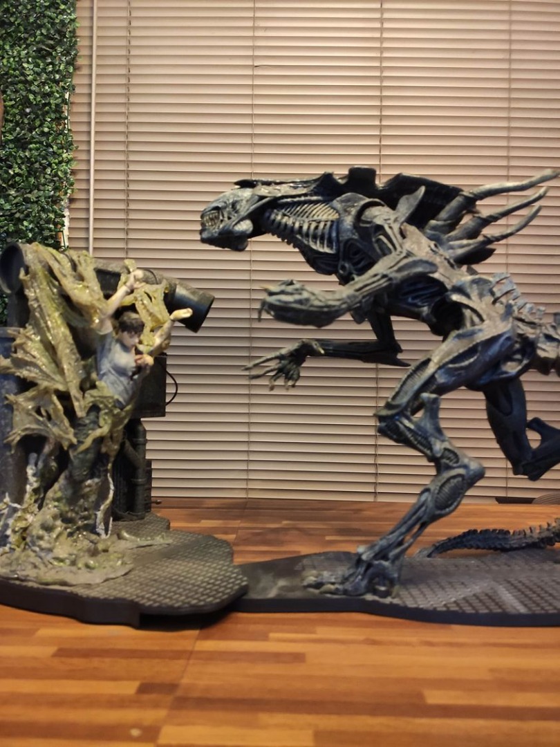 Alien Queen Diorama by Mcfarlane!, Hobbies & Toys, Toys & Games on ...