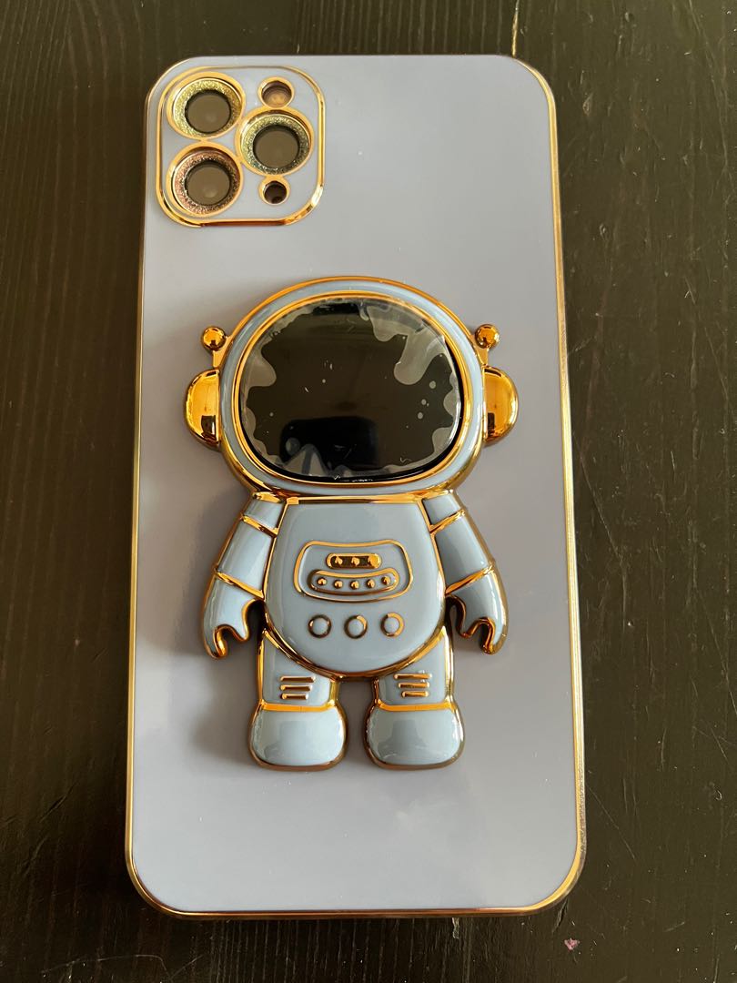 Astronaut Casing For iPhones, Mobile Phones & Gadgets, Mobile & Gadget ...
