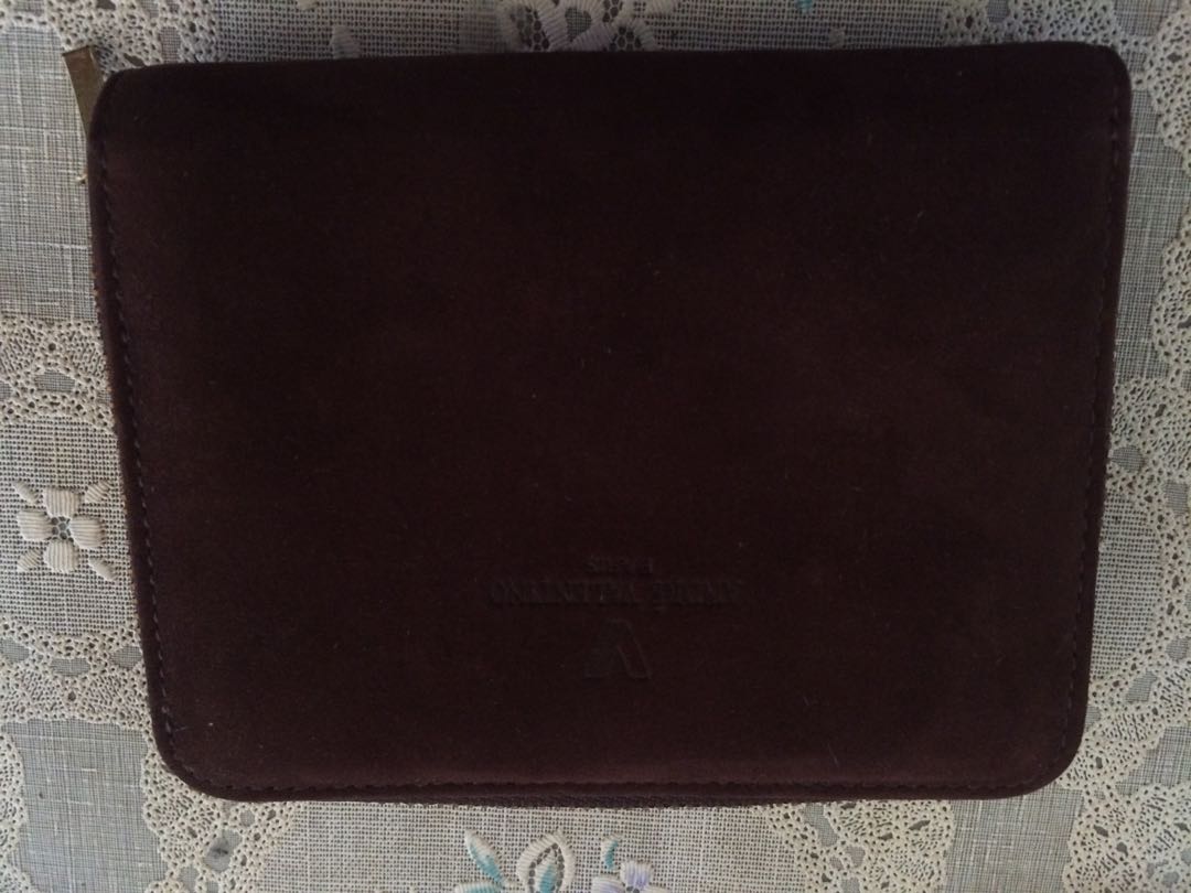 Authentic andre valentino short wallet, Luxury, Bags & Wallets on Carousell