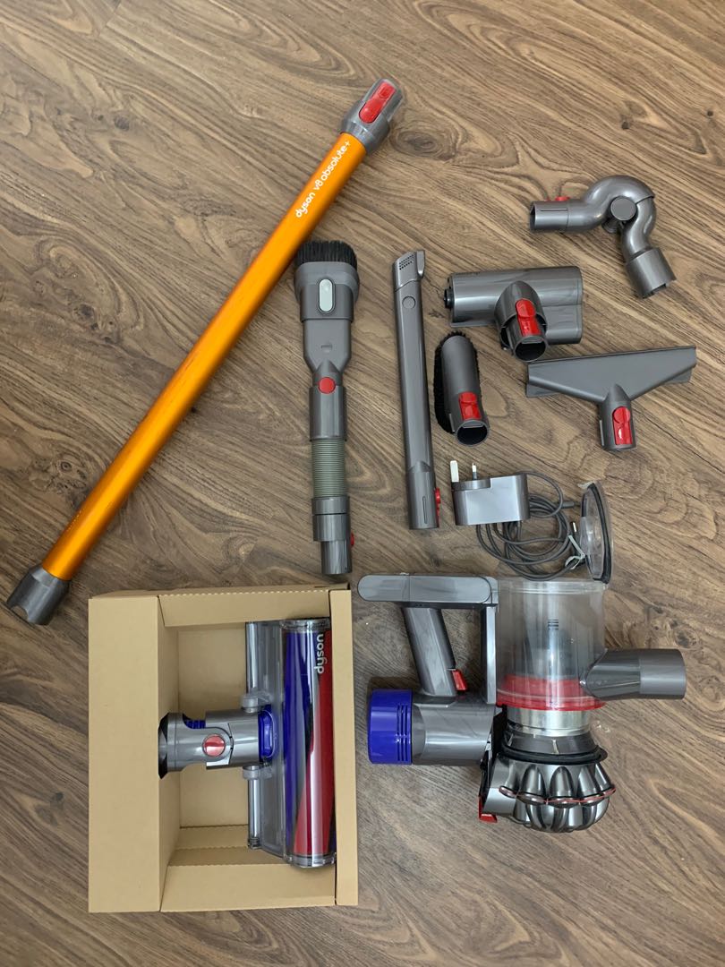Dyson V8 Absolute+ (Brand new head), Furniture & Home Living, Home ...