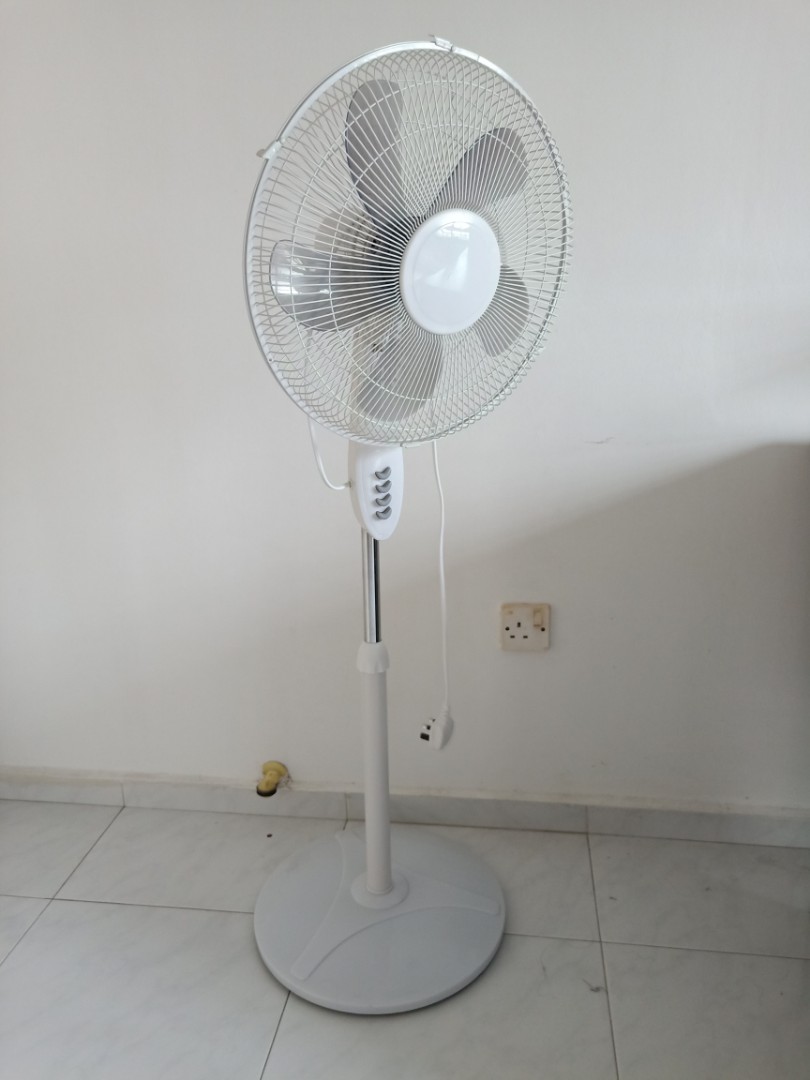 Giants 16" stand fan, Furniture & Home Living, Lighting & Fans, Fans on ...