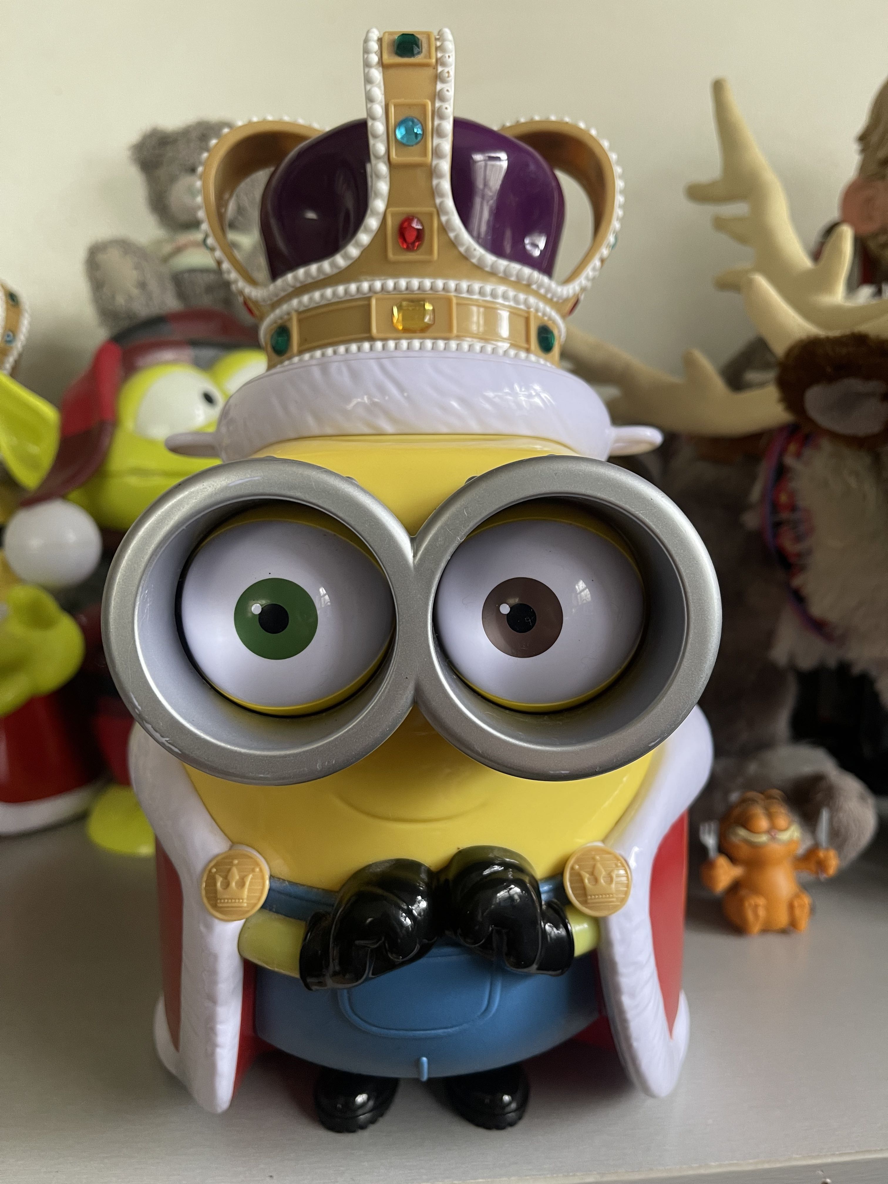 King Bob Minion Popcorn Bucket, Hobbies & Toys, Toys & Games on Carousell