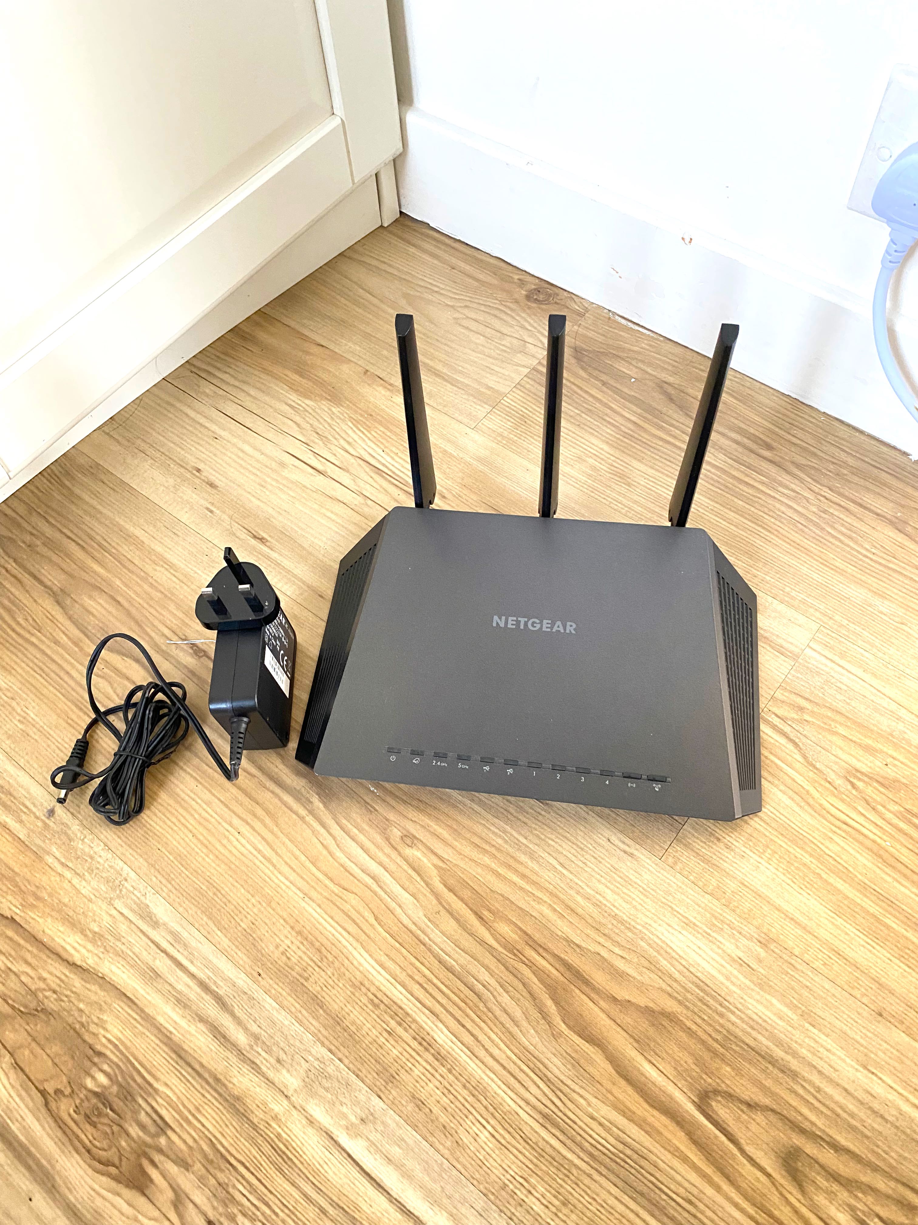 NETGEAR Nighthawk AC1900 Smart WiFi Router R7000 路由器, 電腦＆科技, 電腦周邊及配件, Wifi及上網相關產品 - Carousell