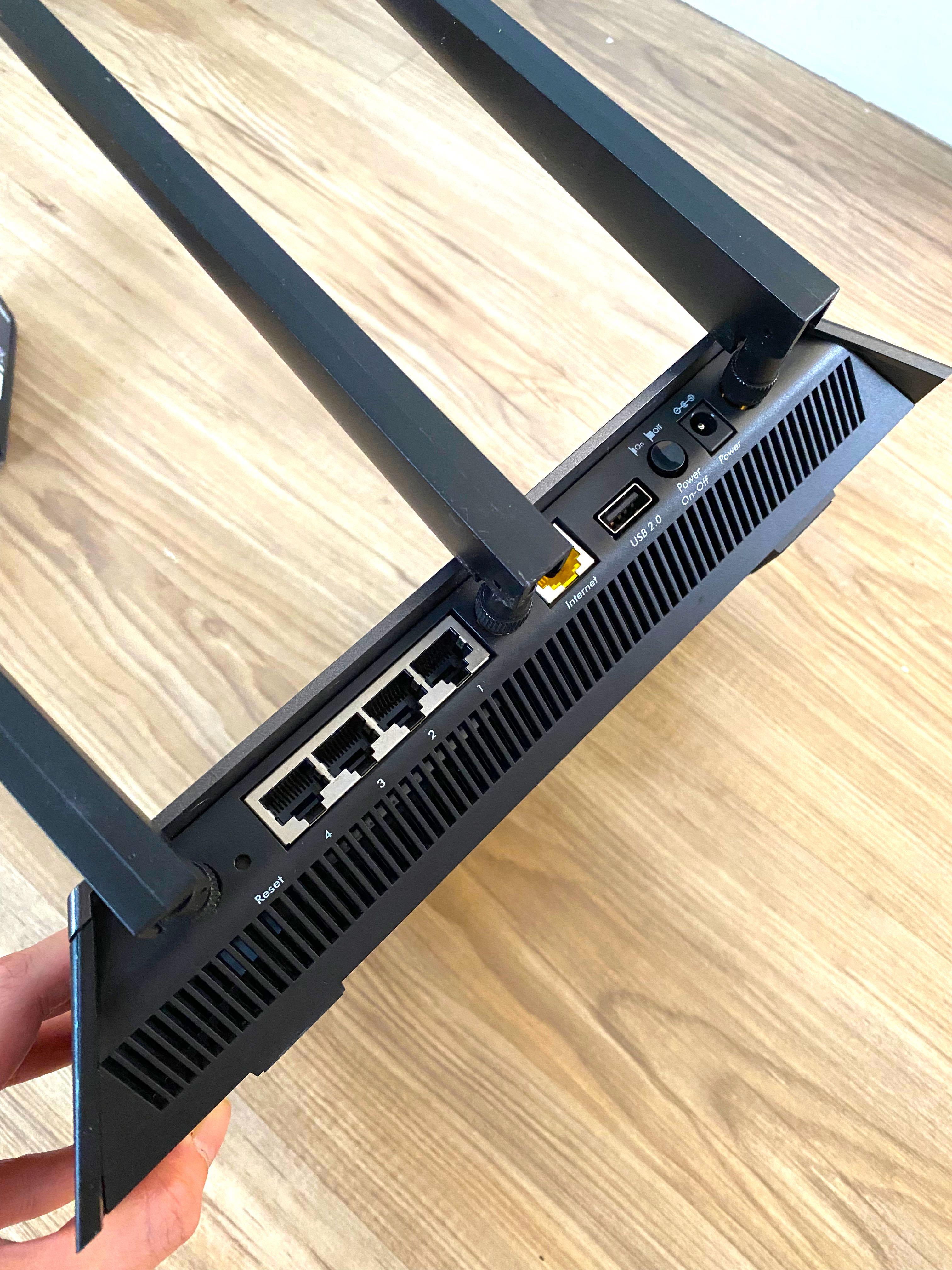 NETGEAR Nighthawk AC1900 Smart WiFi Router R7000 路由器, 電腦＆科技, 電腦周邊及配件 ...