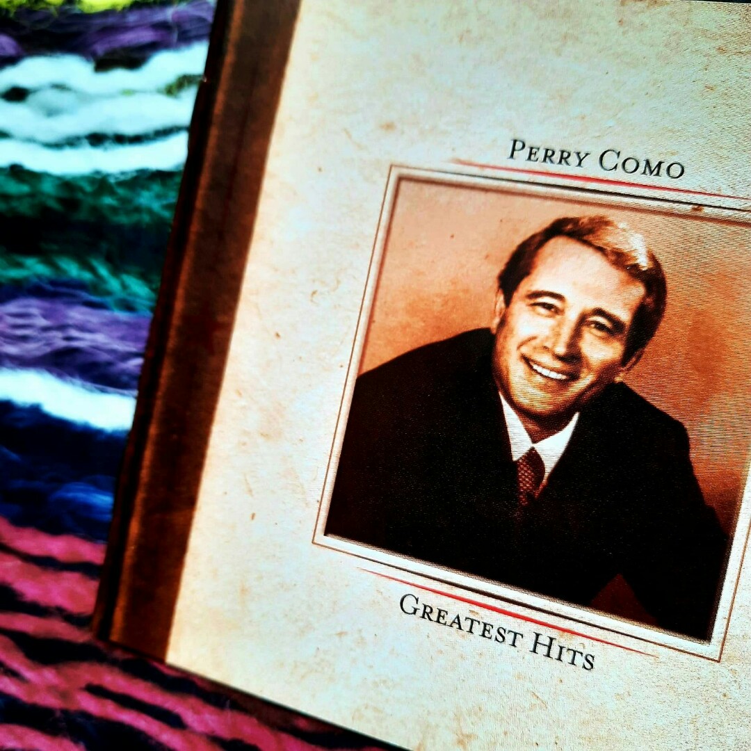 Perry Como CD: Greatest Hits (2-CD Set), Hobbies & Toys, Music & Media ...