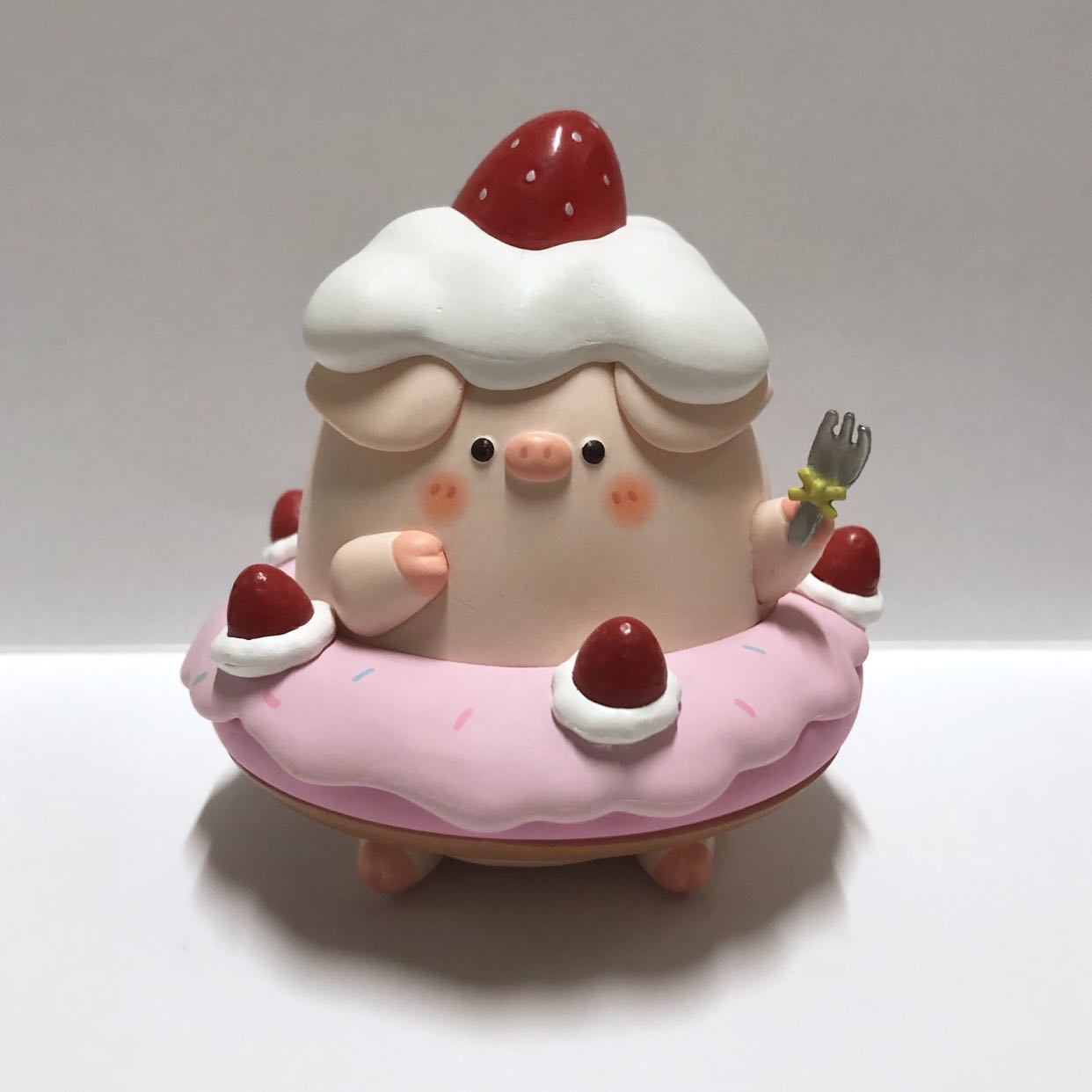 包郵 Piko Pig Dessert blind box 屁可豬 甜品 盲盒 盒玩 盒蛋 草莓甜甜圈 figure 景品, 興趣及遊戲 ...