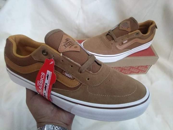 Vanz SHOES, Men's Fashion, Footwear, Sneakers on Carousell
