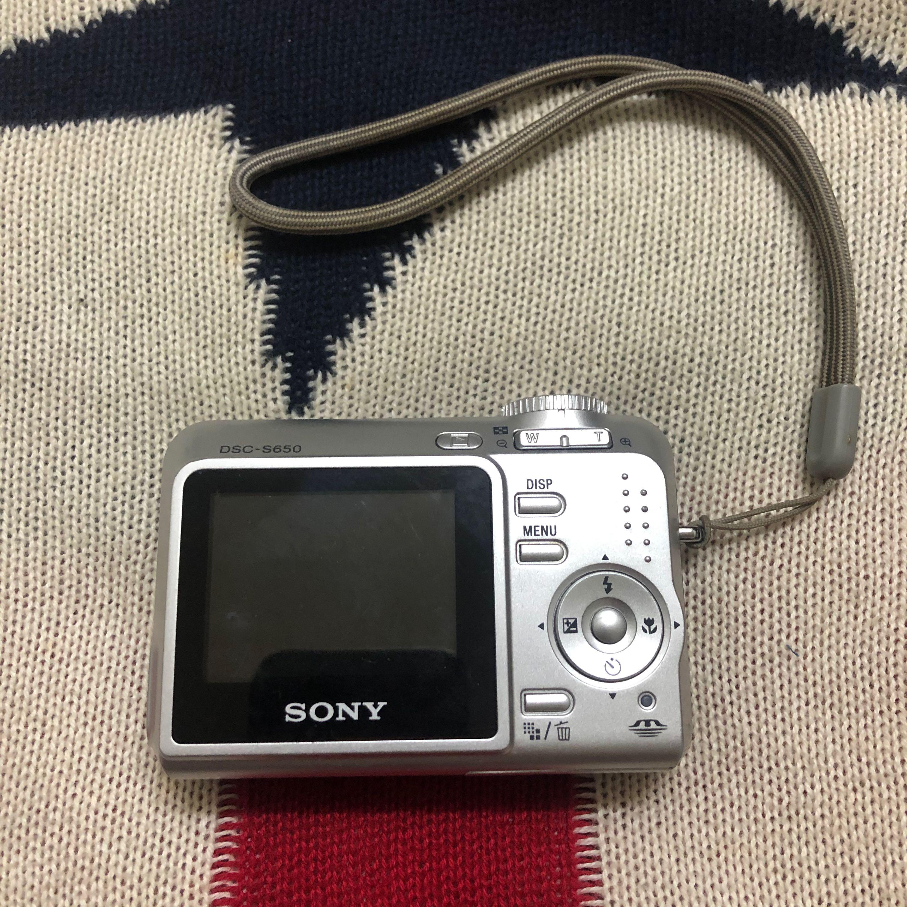 Vintage Sony Cybershot Digital Camera, Photography, Cameras on Carousell