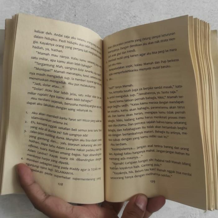 Big Brother Complex - Primadonna Angela, Buku & Alat Tulis, Buku di ...