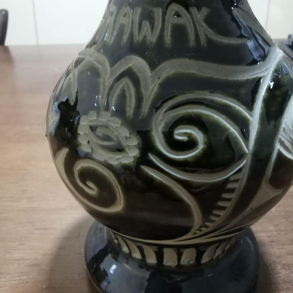 Carved Ceramic Sarawak Flower Vase / Pasu Bunga Seramik Sarawak Ukiran ...