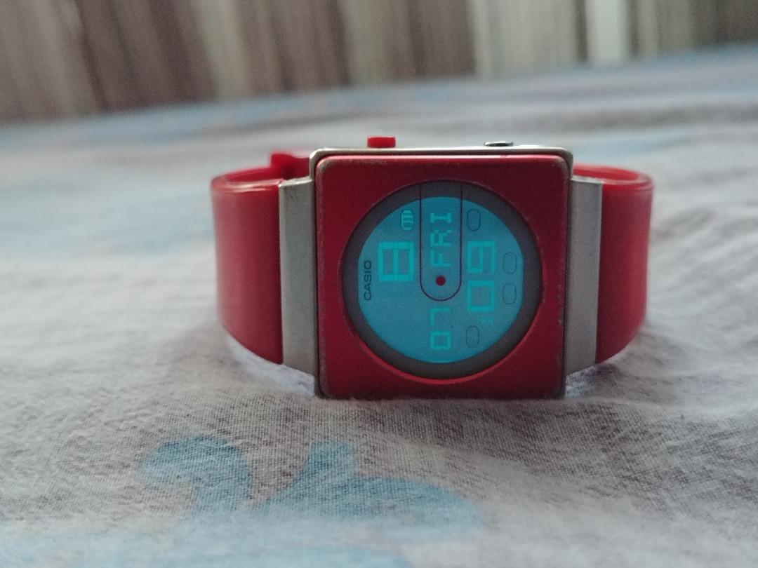 Casio Futurist LA-2001-4A ( rare model / Red / digital / GMT world time ...