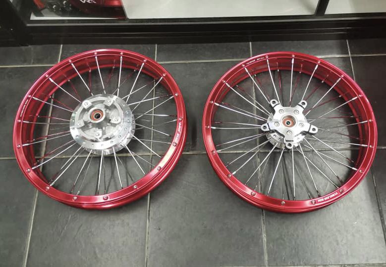 Sniper/Y15zr Tubeless Spoke Rim, Motorcycles, Motorcycle Accessories on ...