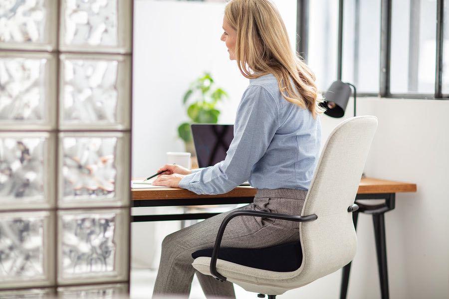 TEMPUR® SEAT WEDGE 改善駝背 電腦椅靠墊 TEMPUR Seat wedge 矯正座墊Seat cushion座墊, 傢俬 ...