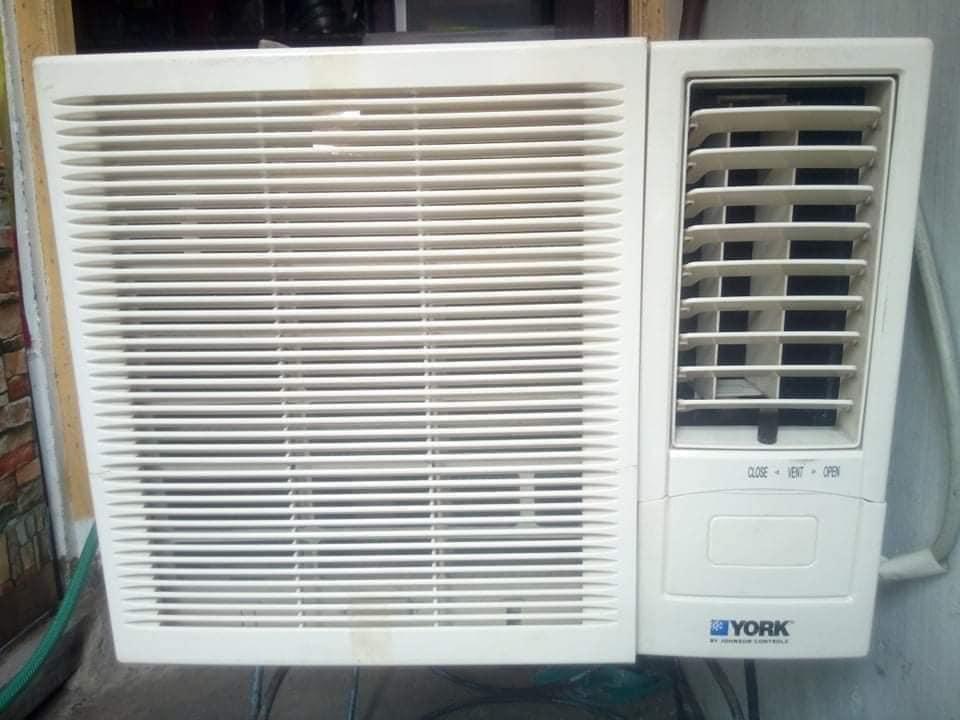 YORK window type aircon conditioner, TV & Home Appliances, Air ...